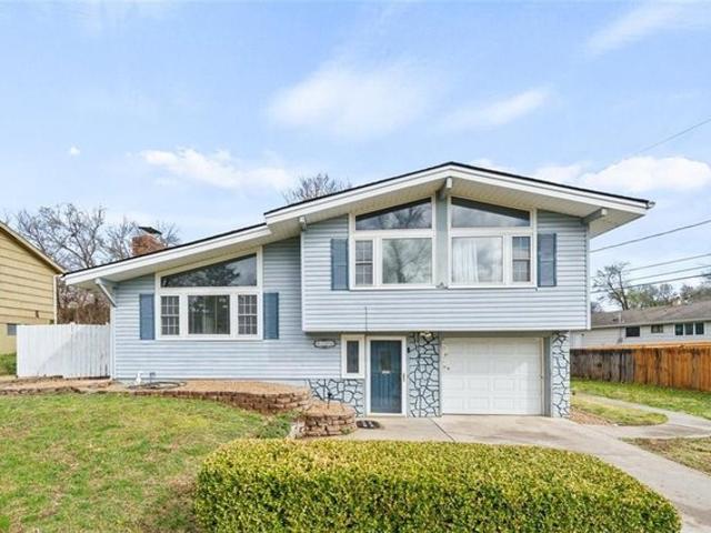 8106 Elizabeth Ave, Kansas City, KS 66112