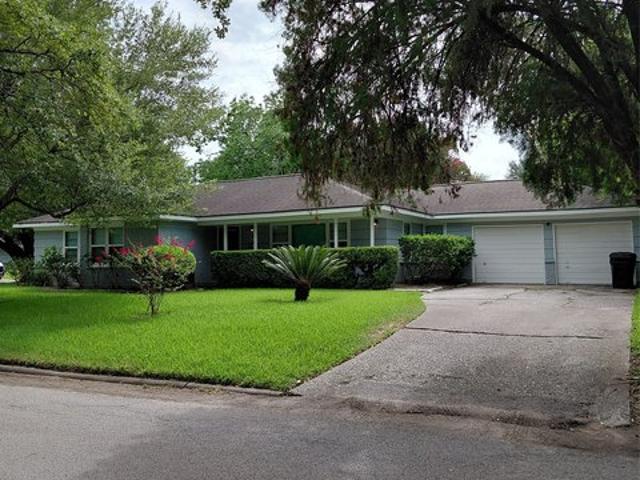 8106 Lorrie Dr, Houston, TX 77025