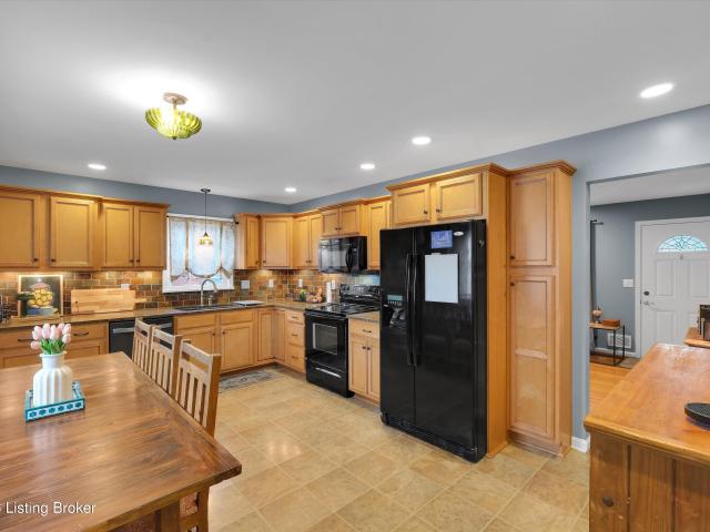 8107 Jasmine Ln