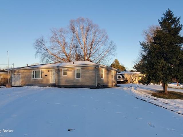 8107 Poinsettia Dr, Louisville, KY 40258
