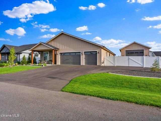 8108 W Splitrail Ave, Rathdrum, ID 83858