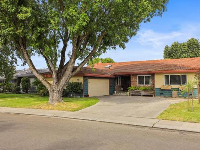 8109 Heather Dr, Stockton, CA 95209