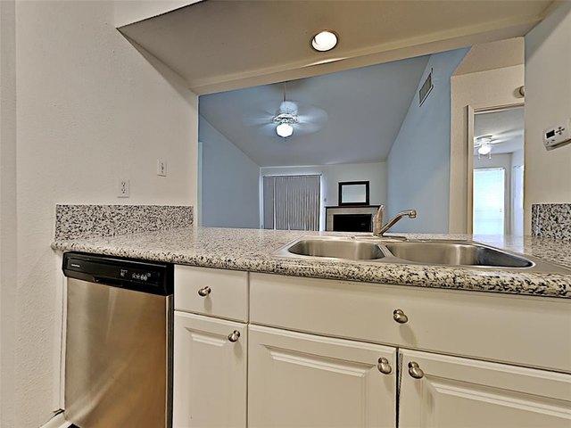 8100 Cambridge St Apt 138, Houston, TX 77054