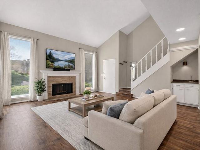 8100 Cambridge St Apt 80, Houston, TX 77054