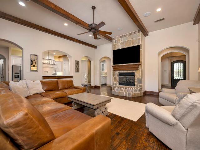 8100 Canyon Oak Drive