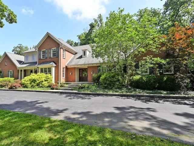 8100 Chinquapin Ln, Cincinnati, OH 45243