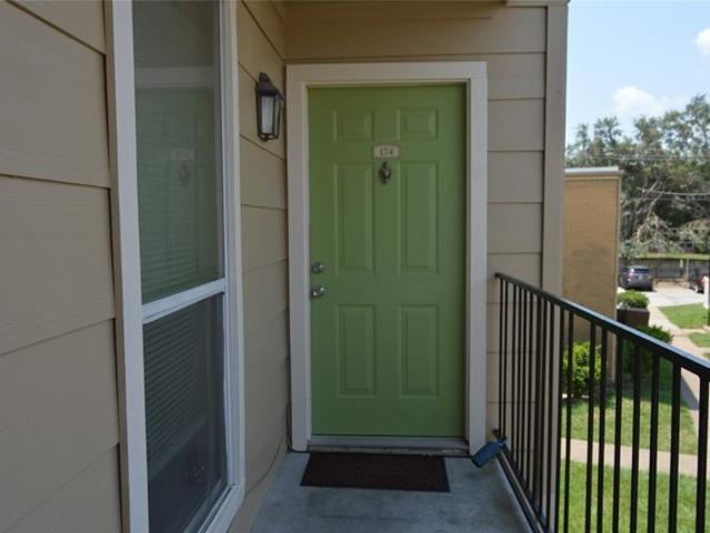 8100 Creekbend Dr Apt 174, Houston, TX 77071