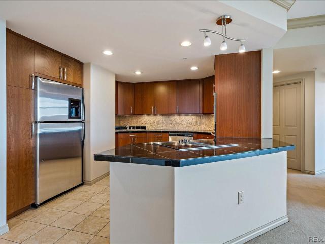 8100 E Union Avenue # 814