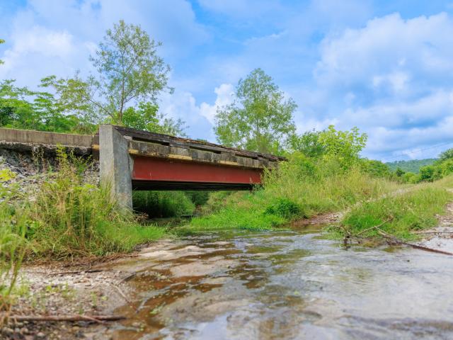 8100 Eaton Hollow Rd