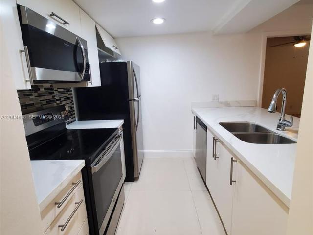 8100 Geneva Ct, Unit 437, Doral, FL 33166 | MLS #A12004