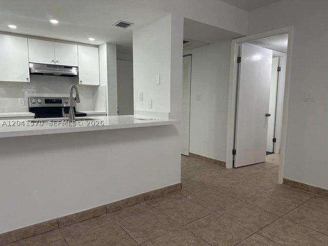 8100 Geneva Ct Apt 142, Doral, FL 33166