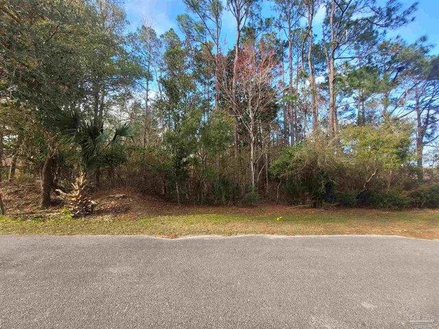 8100 Pond Valley Dr, Pensacola, FL 32506