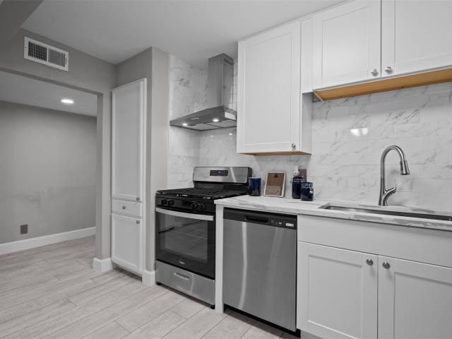 8100 Seawall Boulevard G
