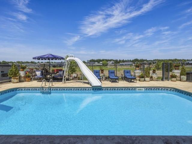 8101 Olin Ct, Pasco, WA 99301