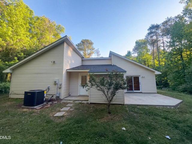 8101 Eastridge Rd, Oak Ridge, NC 27310