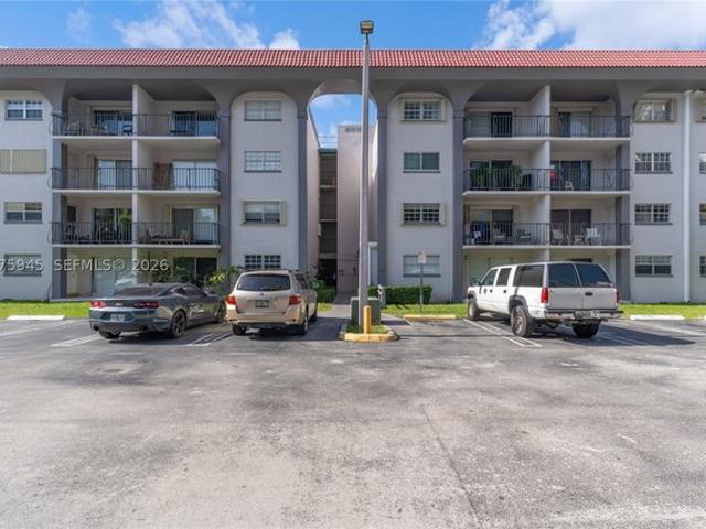 8101 SW 72nd Ave Apt 123W, Miami, FL 33143