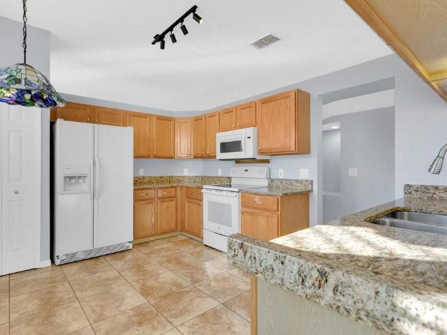 8102 Country Run Pkwy, Orlando, FL 32818 | MLS #O6376 | Compass