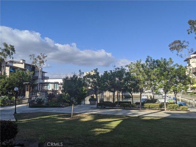 8103 Marina Pacifica Dr N, Long Beach, CA 90803