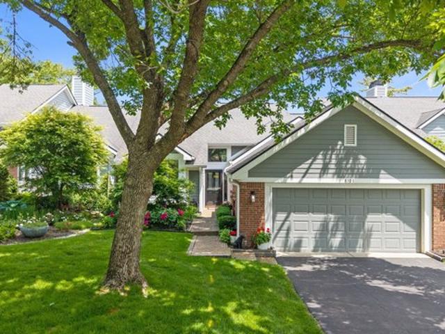8103 Clearwater Pkwy, Indianapolis, IN 46240