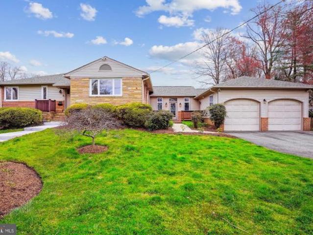 8103 Hampden Ln, Bethesda, MD 20814