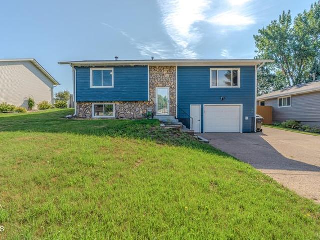 810 3rd Ave NE, Mandan, ND 58554