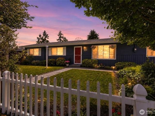 810 132nd St S, Tacoma, WA 98444