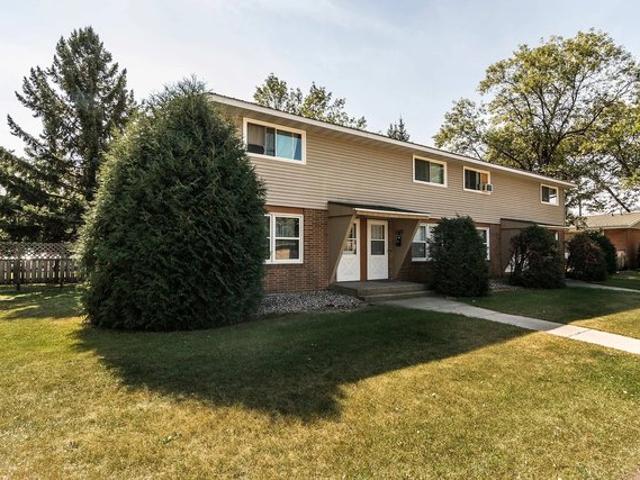 810 18th Ave S, Grand Forks, ND 58201