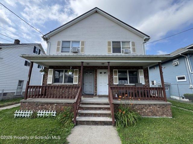 810 812 Center St, Throop, PA 18512