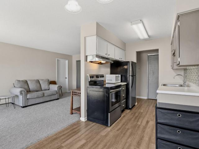810 9th Ave S, Unit 8, Hopkins, MN 55343 | MLS #7062