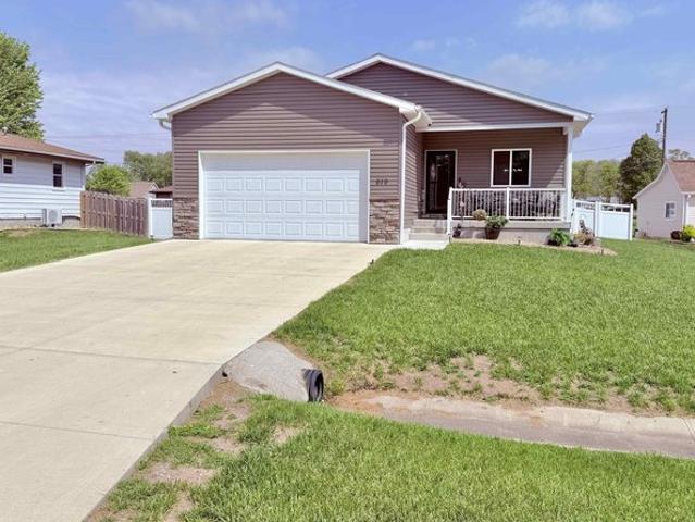 810 9th St, Duncan, NE 68634