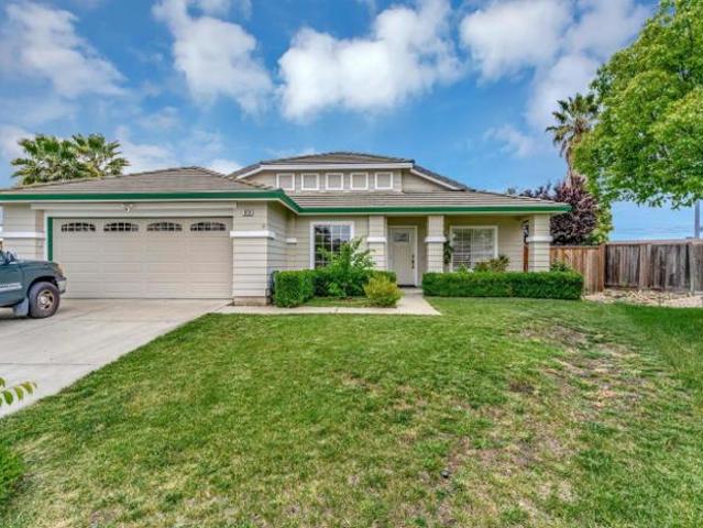 810 Capitola Dr, Hollister, CA 95023