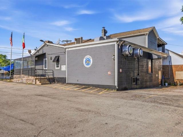 810 Center Street