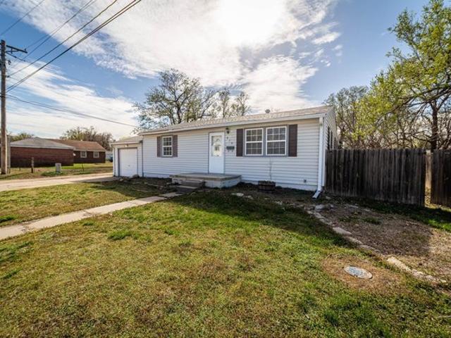 810 Church St, Concordia, KS 66901