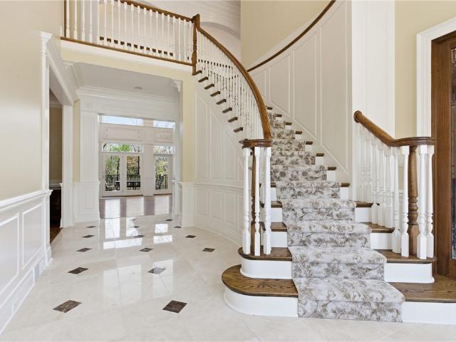 810 Chapel Hill Ct