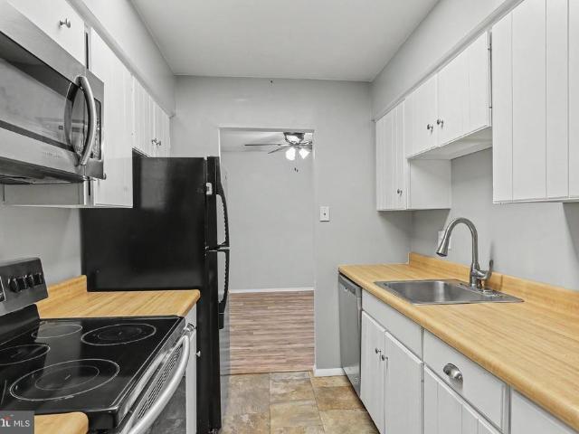 810 Charlotte Way # 301