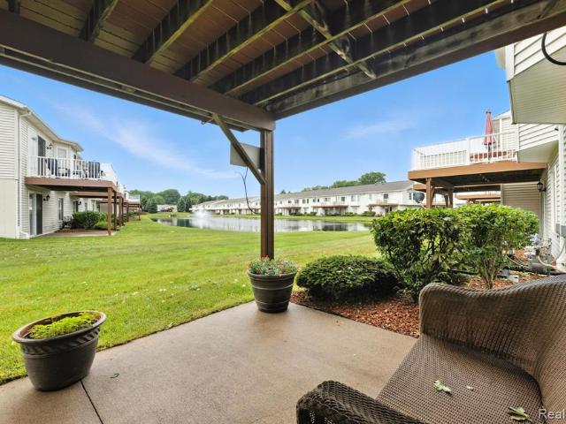 810 Crystal Lane