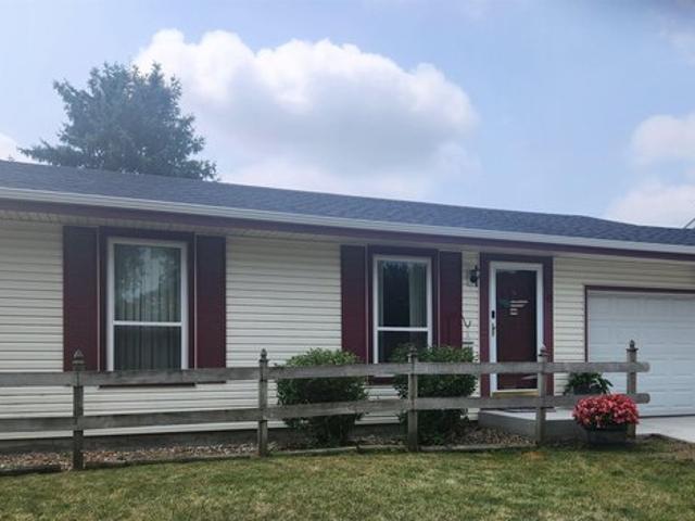 810 Crestview Dr, Webster City, IA 50595
