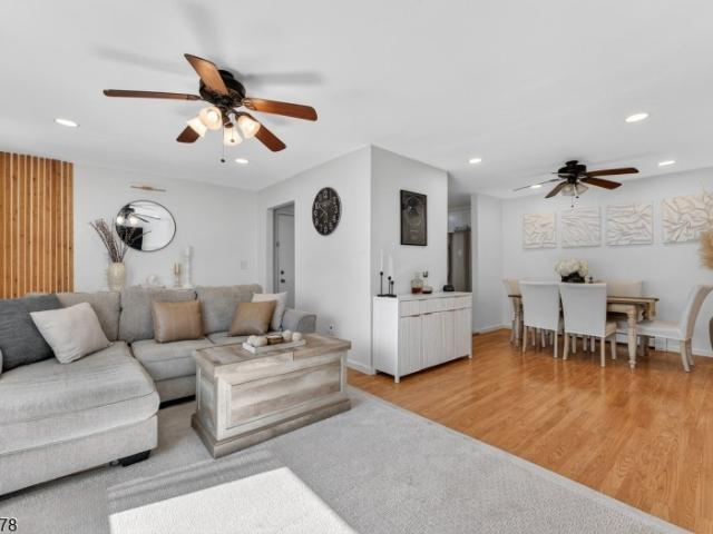 810 Cricket Ln