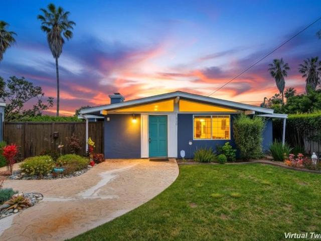 810 Anns Way, Vista, CA 92083
