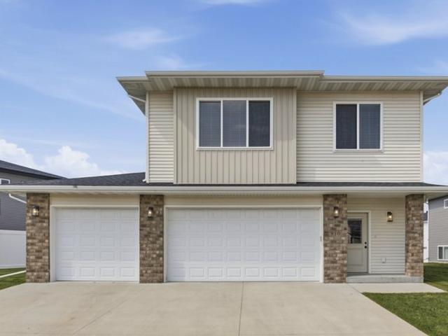 810 Albert Dr W, West Fargo, ND 58078