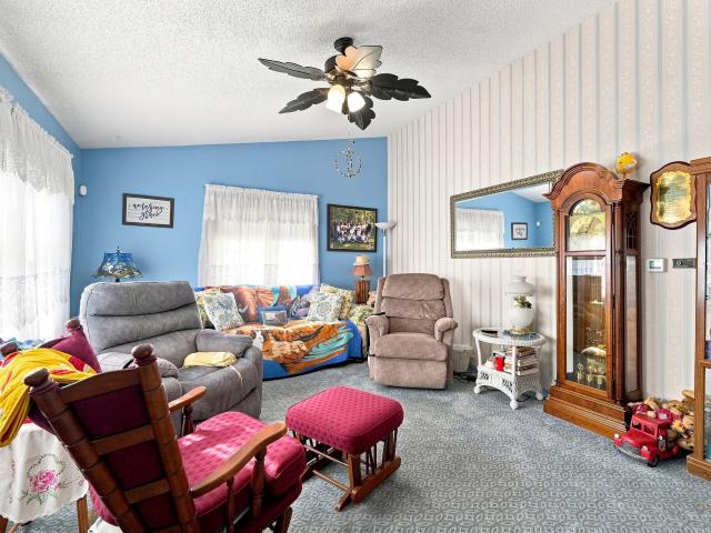 810 Apple Hill Way
