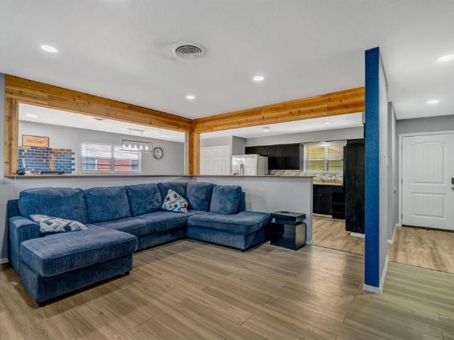 810 Arthur Dr, Arlington, TX 76013 | MLS #21182 | Compass