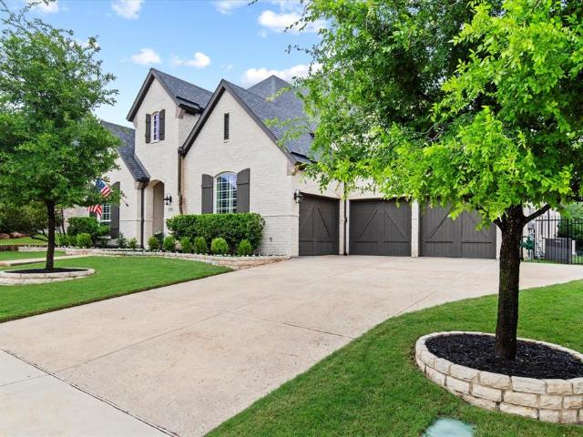 810 Biltmore Lane