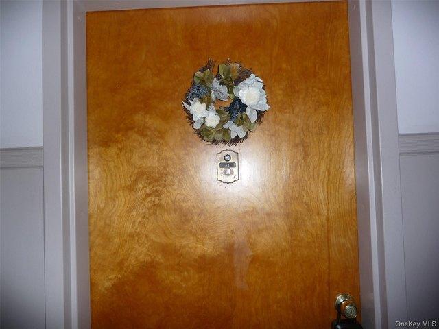 810 Blooming Grove Tpke Apt 33, New Windsor, NY 12553