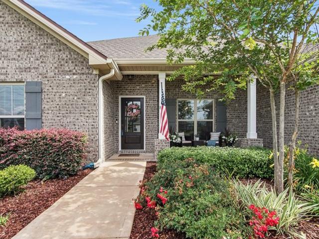 810 Brushed Dunes Cir, Freeport, FL 32439