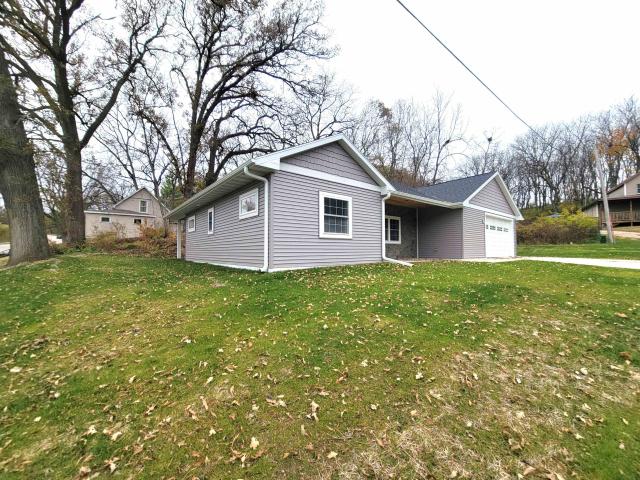 810 Galena St, Darlington, WI 53530 | MLS #2011