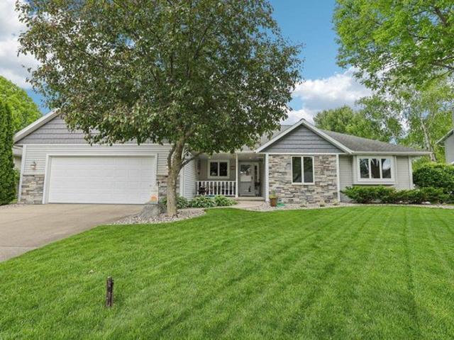 810 Ganser Dr, Waunakee, WI 53597
