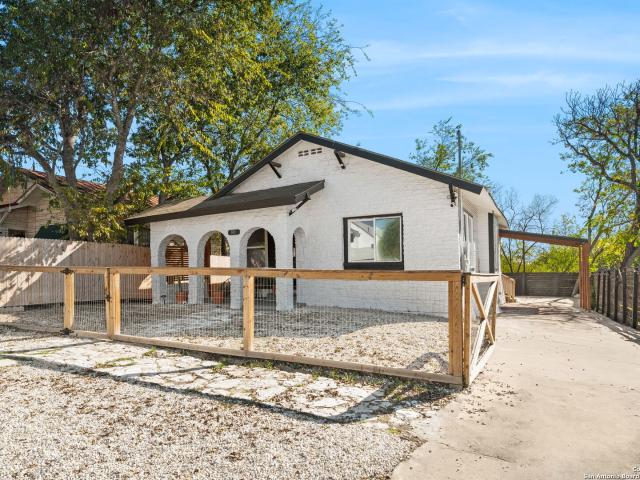 810 Dakota St, San Antonio, TX 78203 | MLS #1944