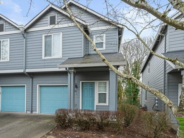 810 E 9th St Apt B8, Newberg, OR 97132