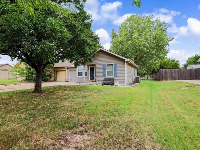 810 E 3rd St, Douglass, KS 67039
